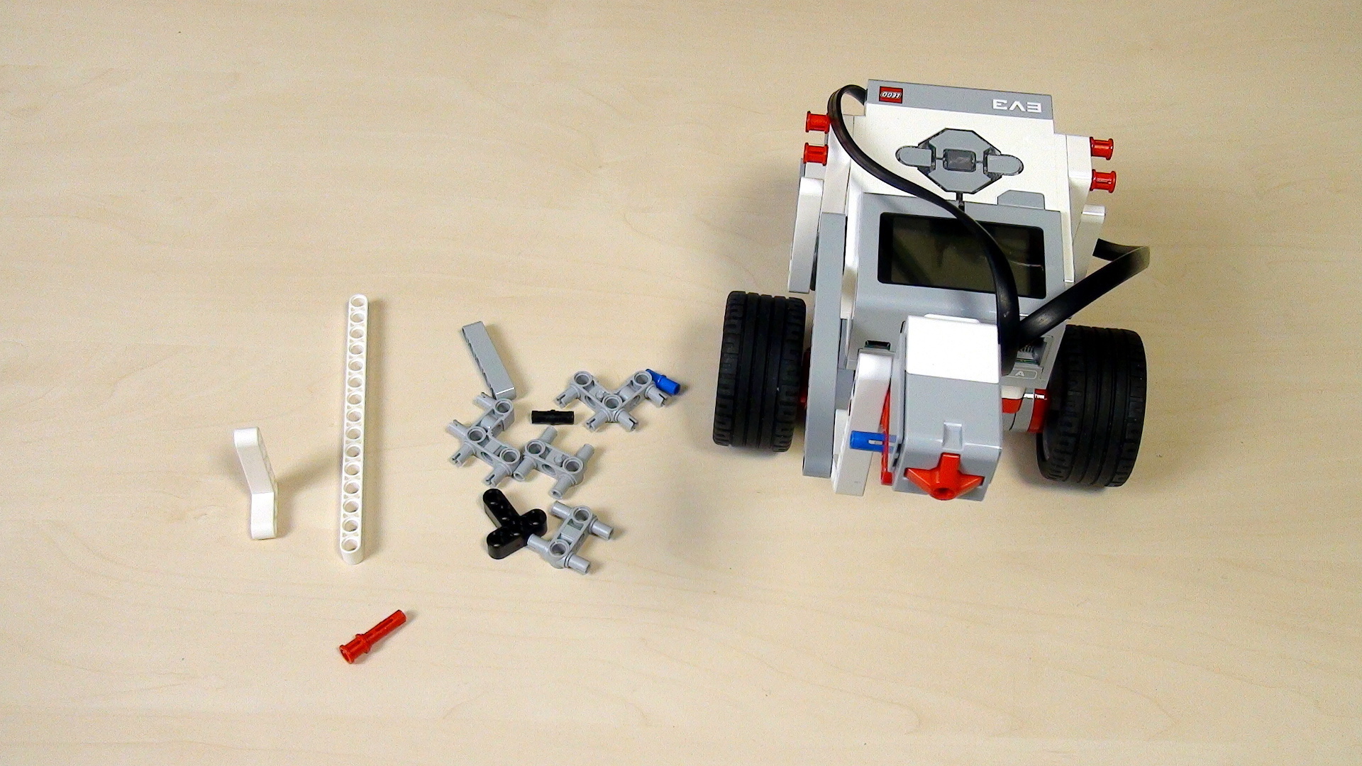EV3 Phi. Teacher's Note. Extend a construction by changing | FLLCasts