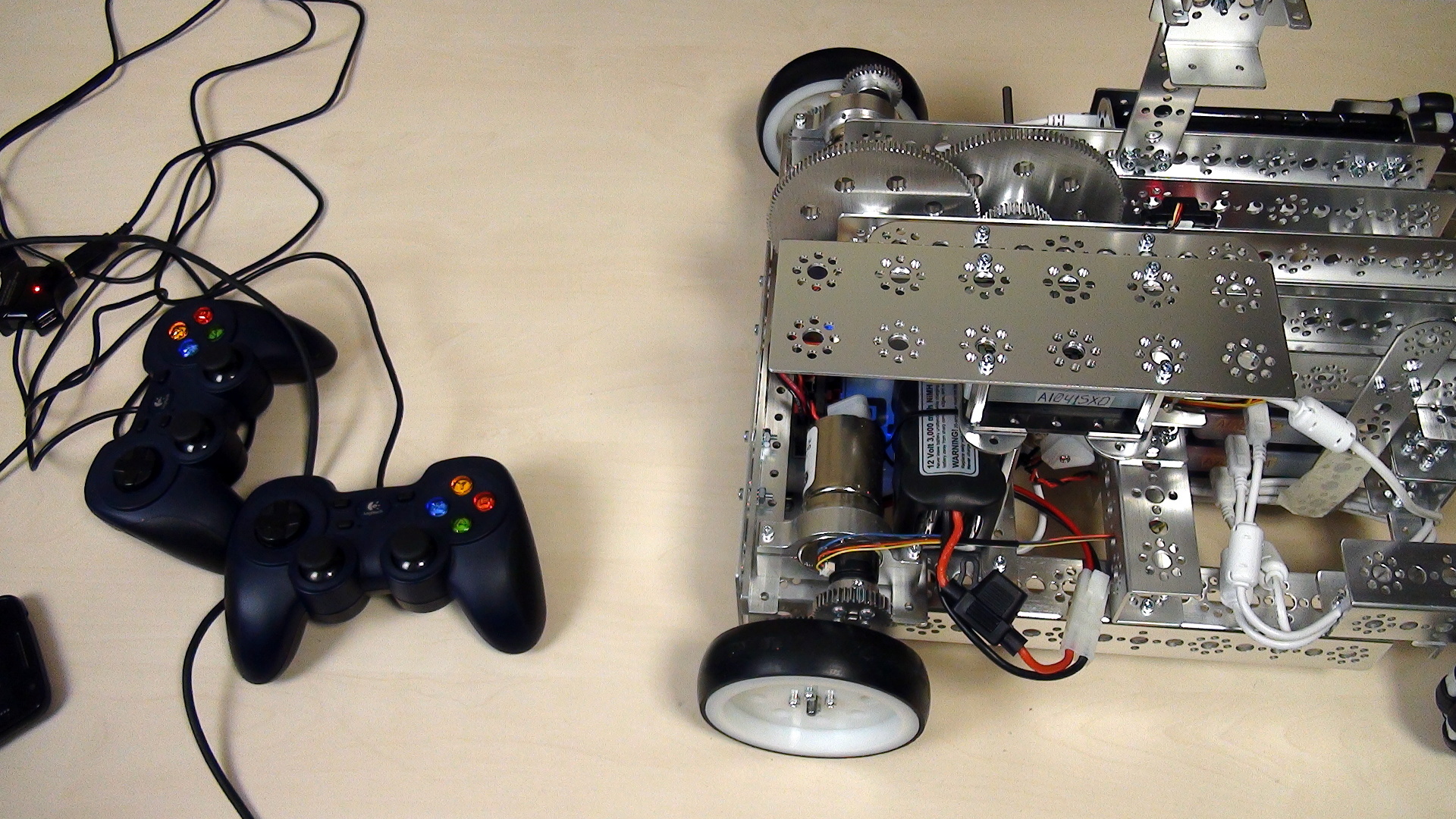 Tetrix Gamepads. Controlling the motors with two separate | FLLCasts