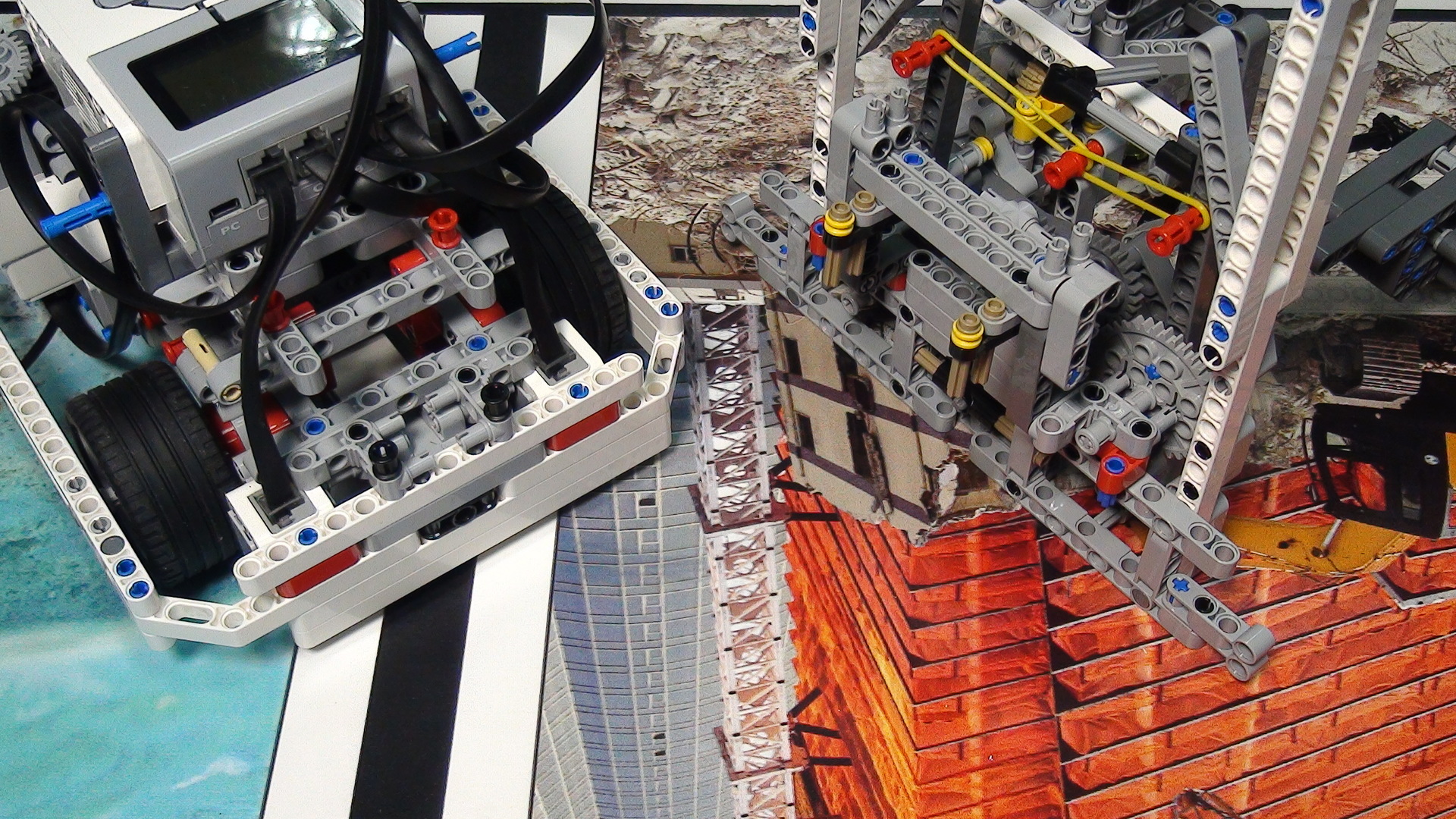 Pinless attachments. FIRST LEGO League Trash Trek 2015. | FLLCasts