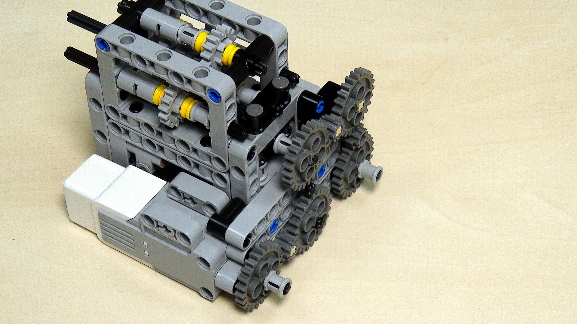 Multi-axles, many-directional LEGO Mindstorms mechanism. | FLLCasts