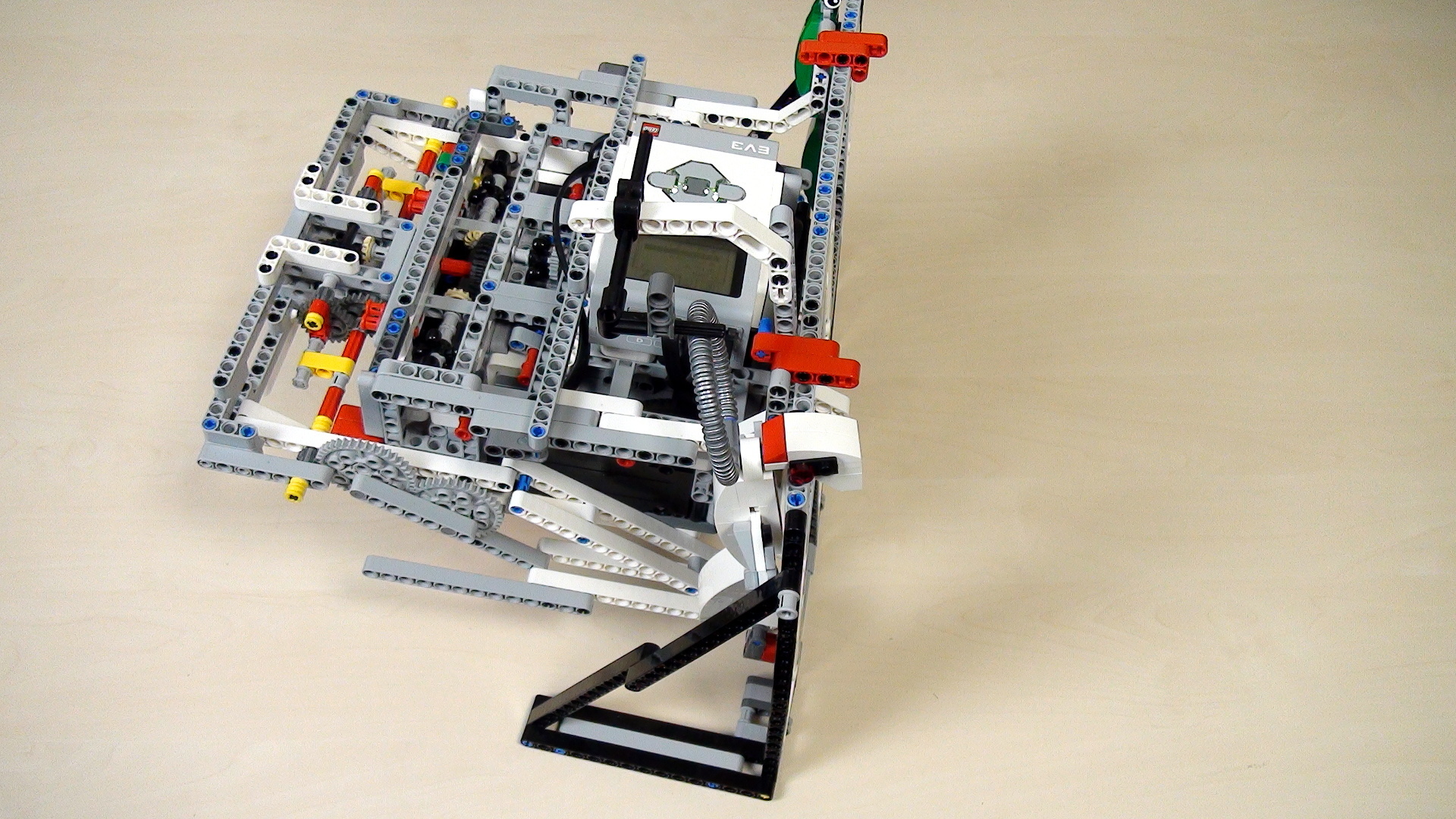 Improving FLL Robot Game. How to hang the Gecko on the | FLLCasts