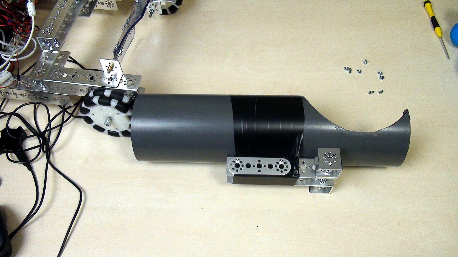 Tetrix FTC. How to cut and prepare a pipe to store balls. | FLLCasts