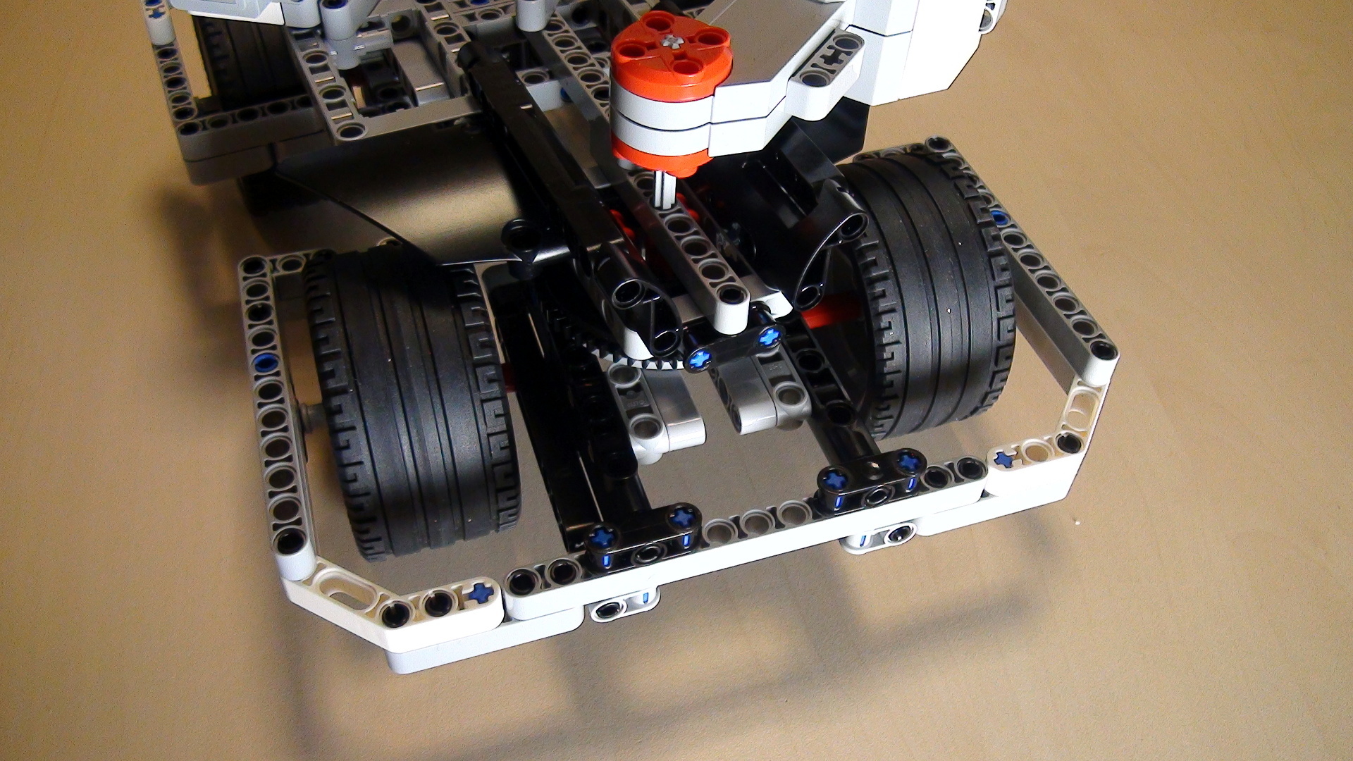 Positioning motors on BigDaddy Competition Robot - Second | FLLCasts